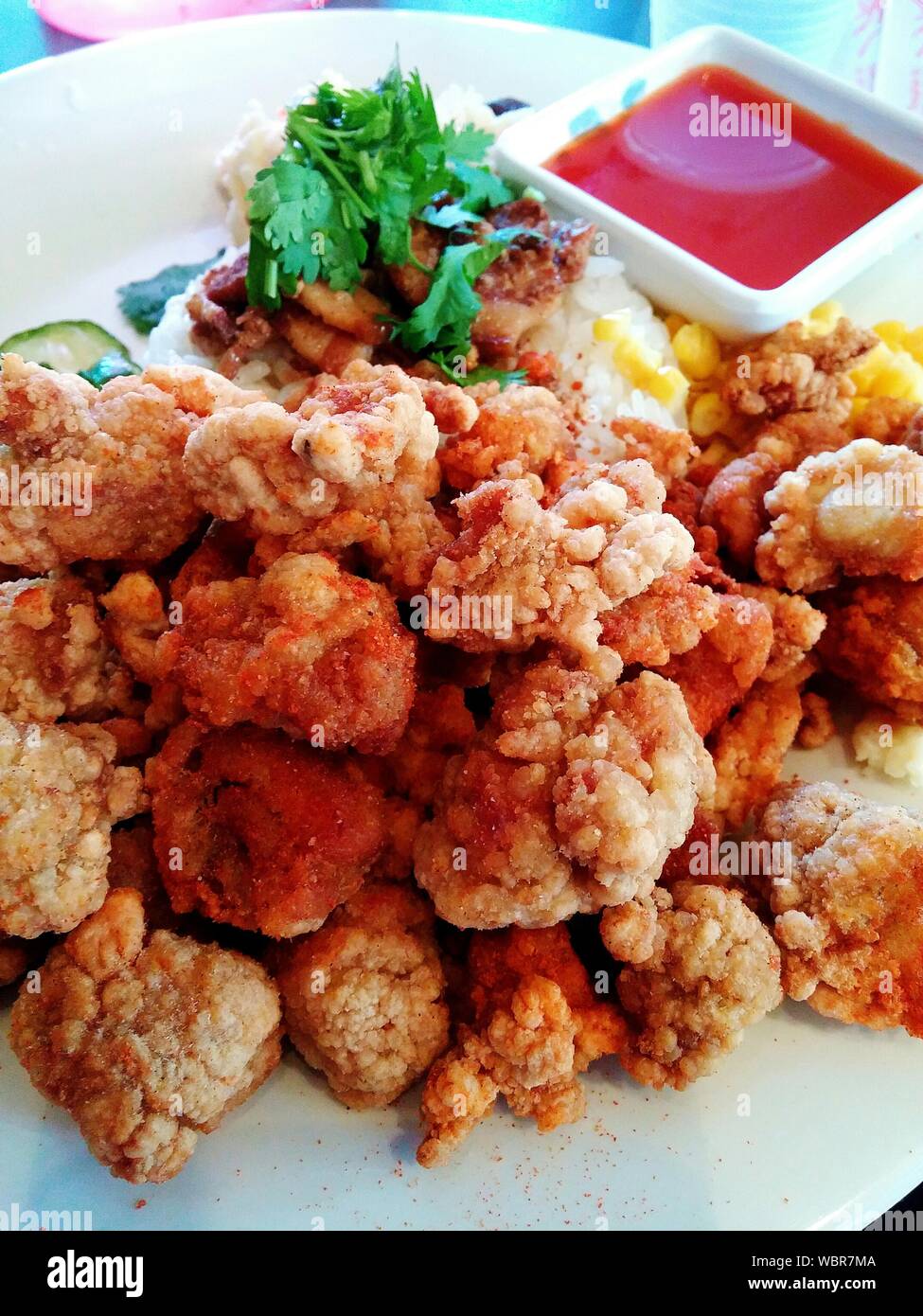 Popcorn chicken hi-res stock photography and images - Alamy