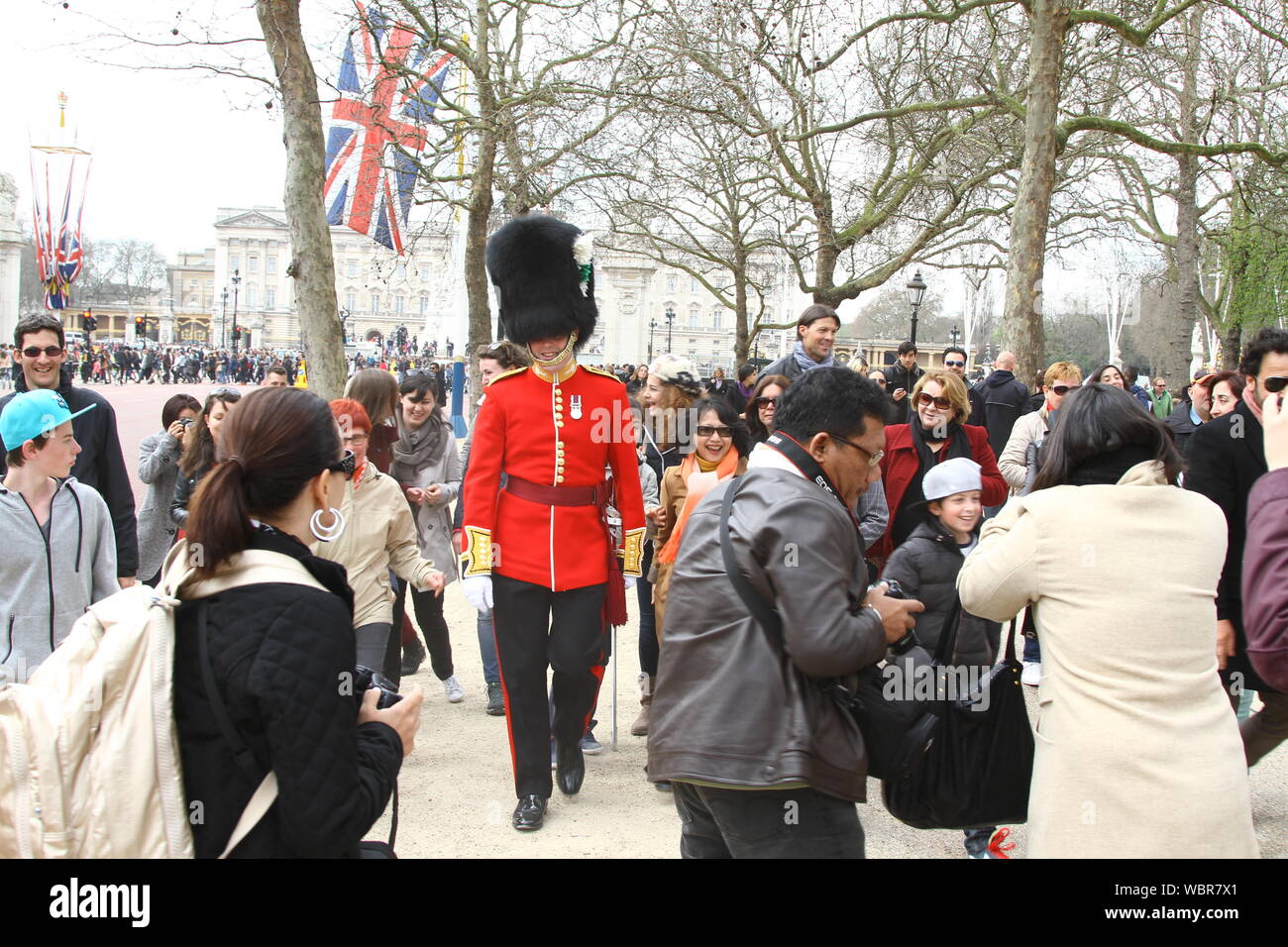 In uniform of the welsh guards hi-res stock photography and images - Alamy