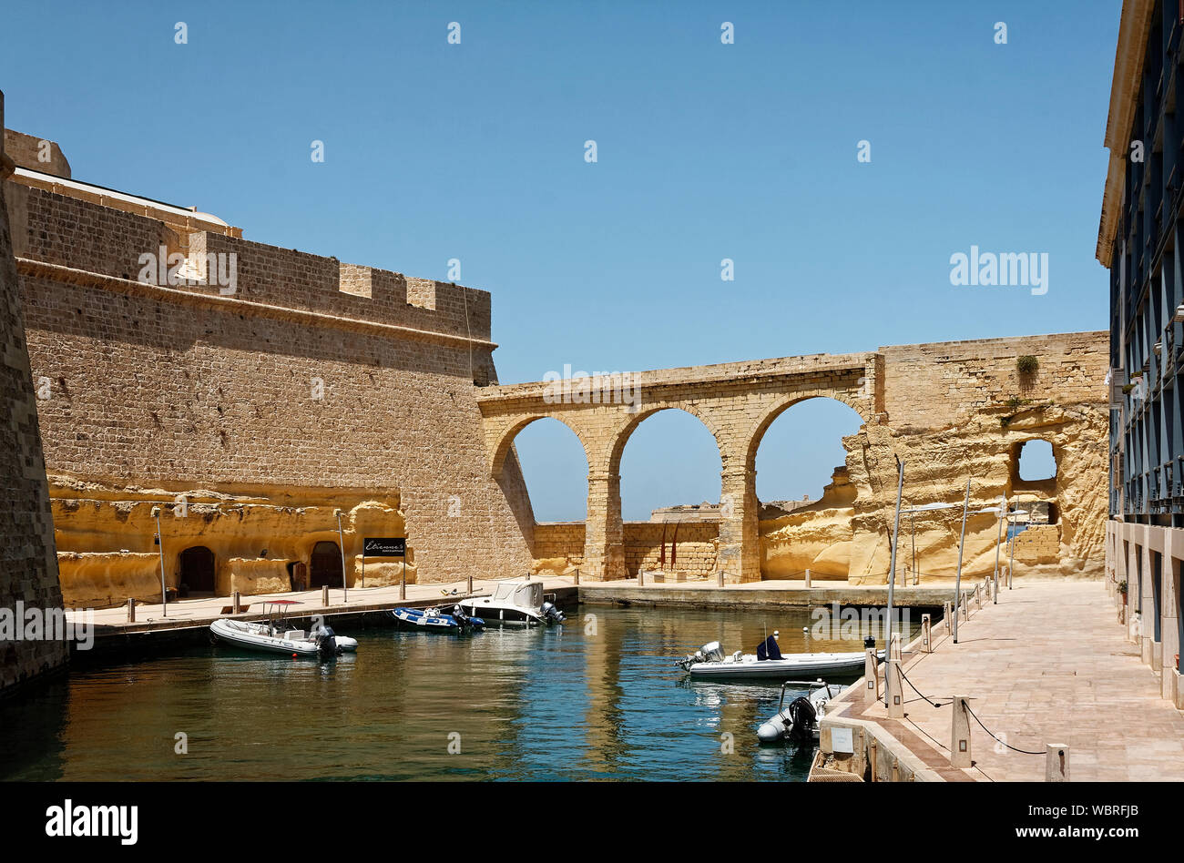 The arches marina malta hi-res stock photography and images - Alamy