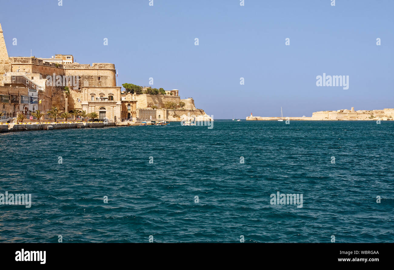 Limestone buildings hi-res stock photography and images - Alamy