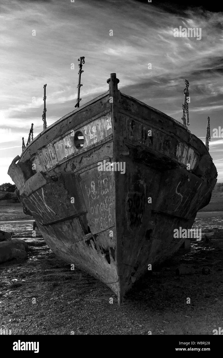 Old boat on land hi-res stock photography and images - Alamy