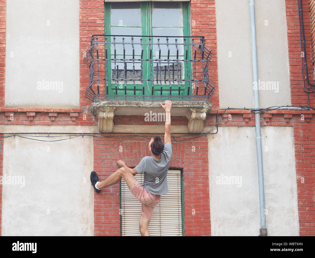 Real climbing hi-res stock photography and images - Alamy