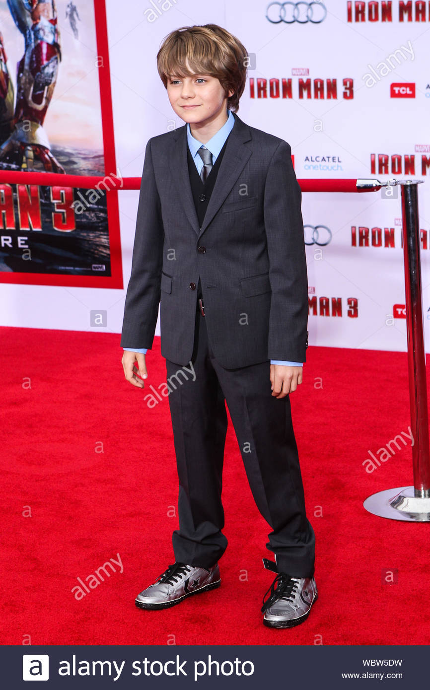 Ty Simpkins Stock Photos & Ty Simpkins Stock Images - Alamy