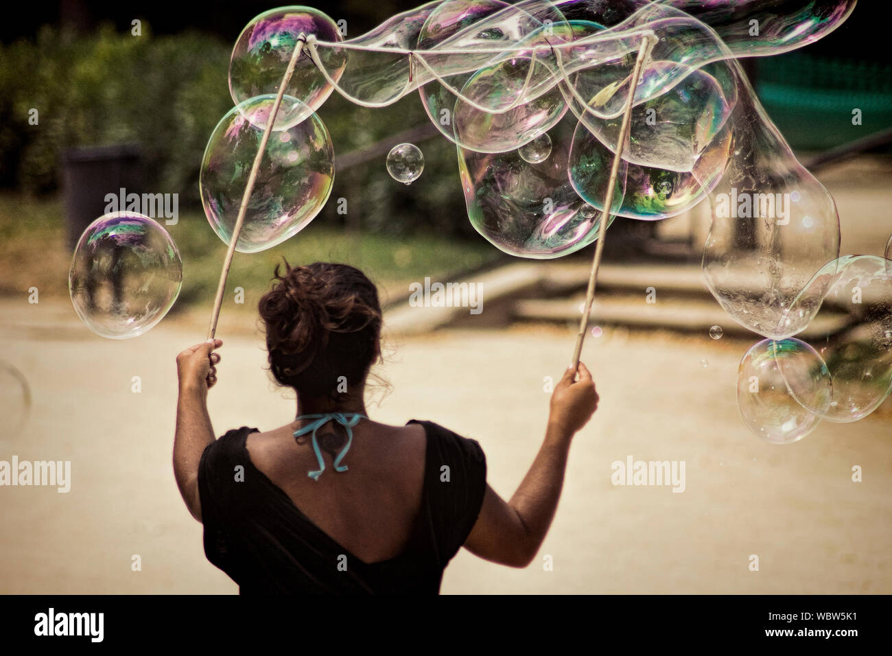 Very large bubbles hi-res stock photography and images - Alamy