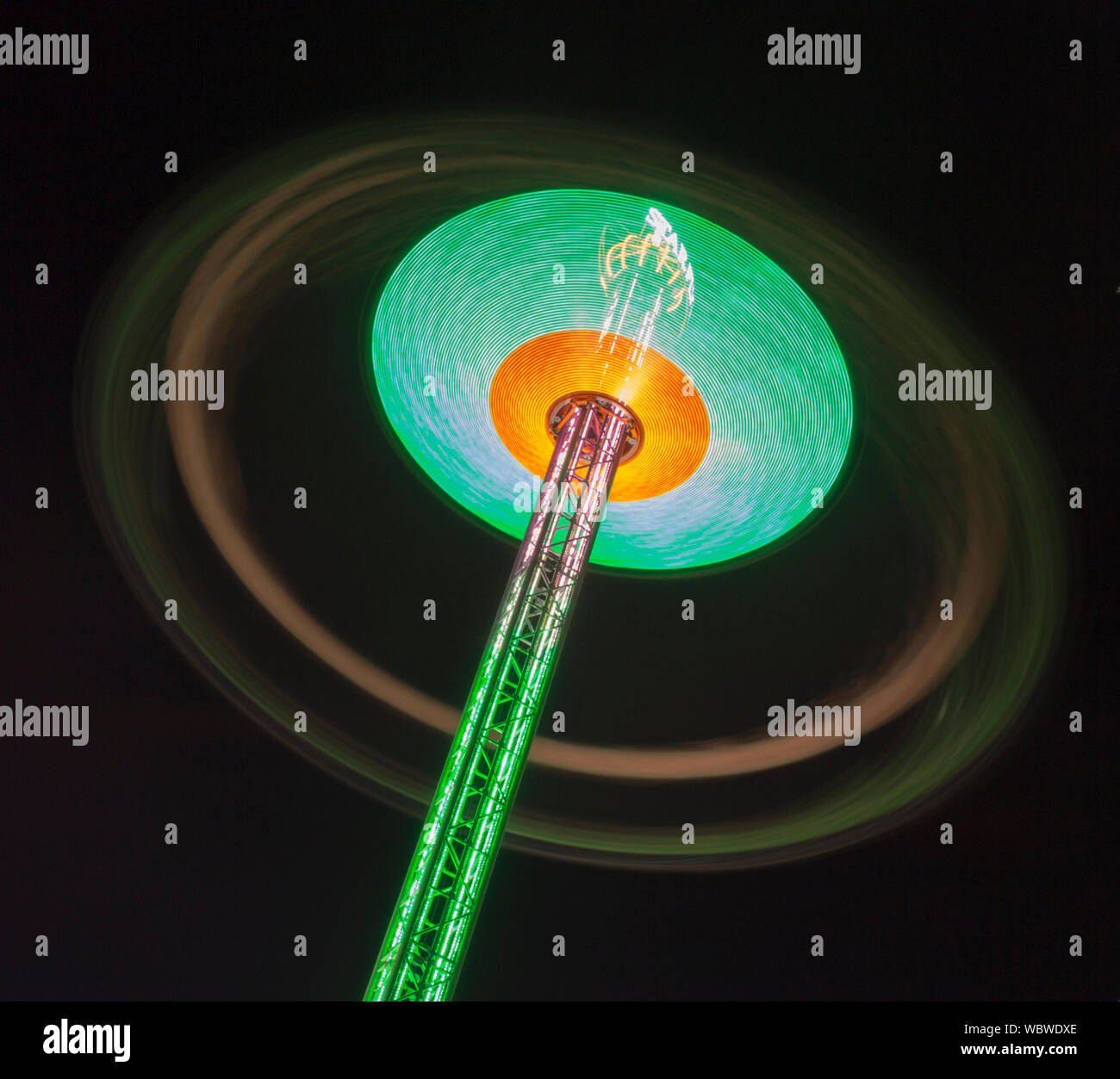 Circle rides hi-res stock photography and images - Alamy