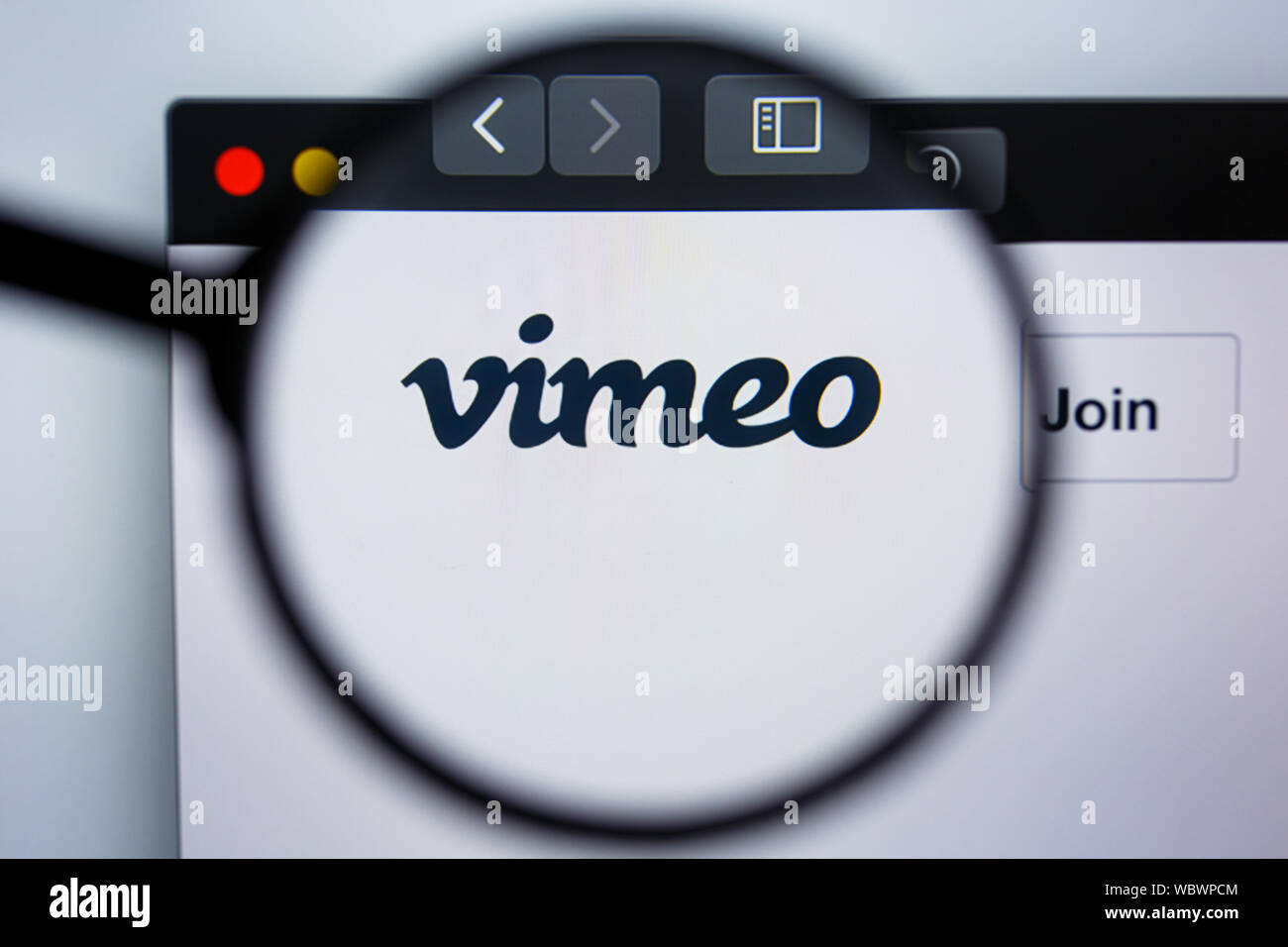 Vimeo logo hi-res stock photography and images - Alamy
