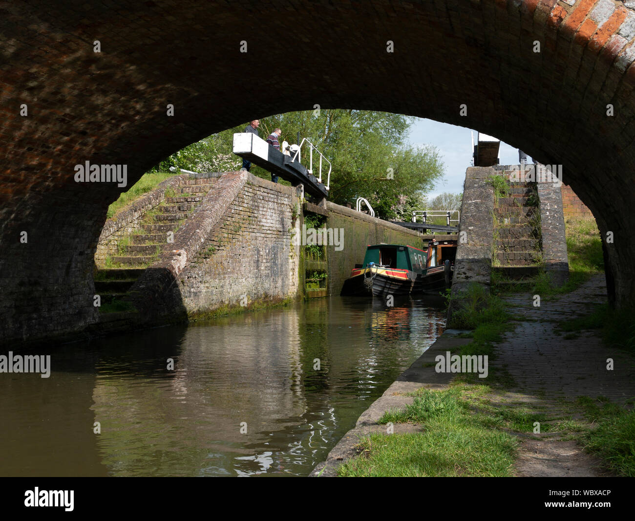 Open canal lock hi-res stock photography and images - Alamy