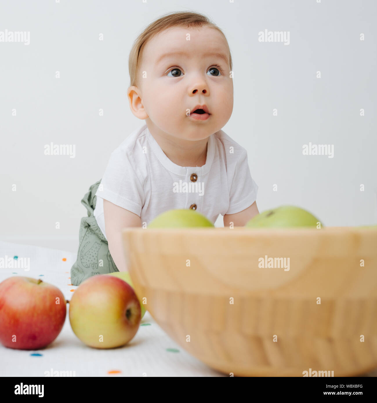 Baby apples hi-res stock photography and images - Alamy