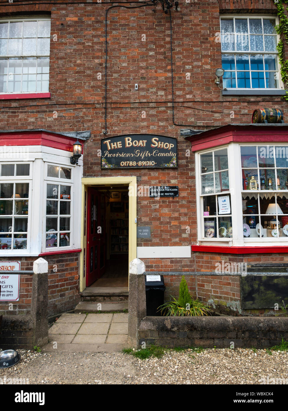 The Boat Shop, The Grand Union Canal, Braunston, Northamptonshire ...