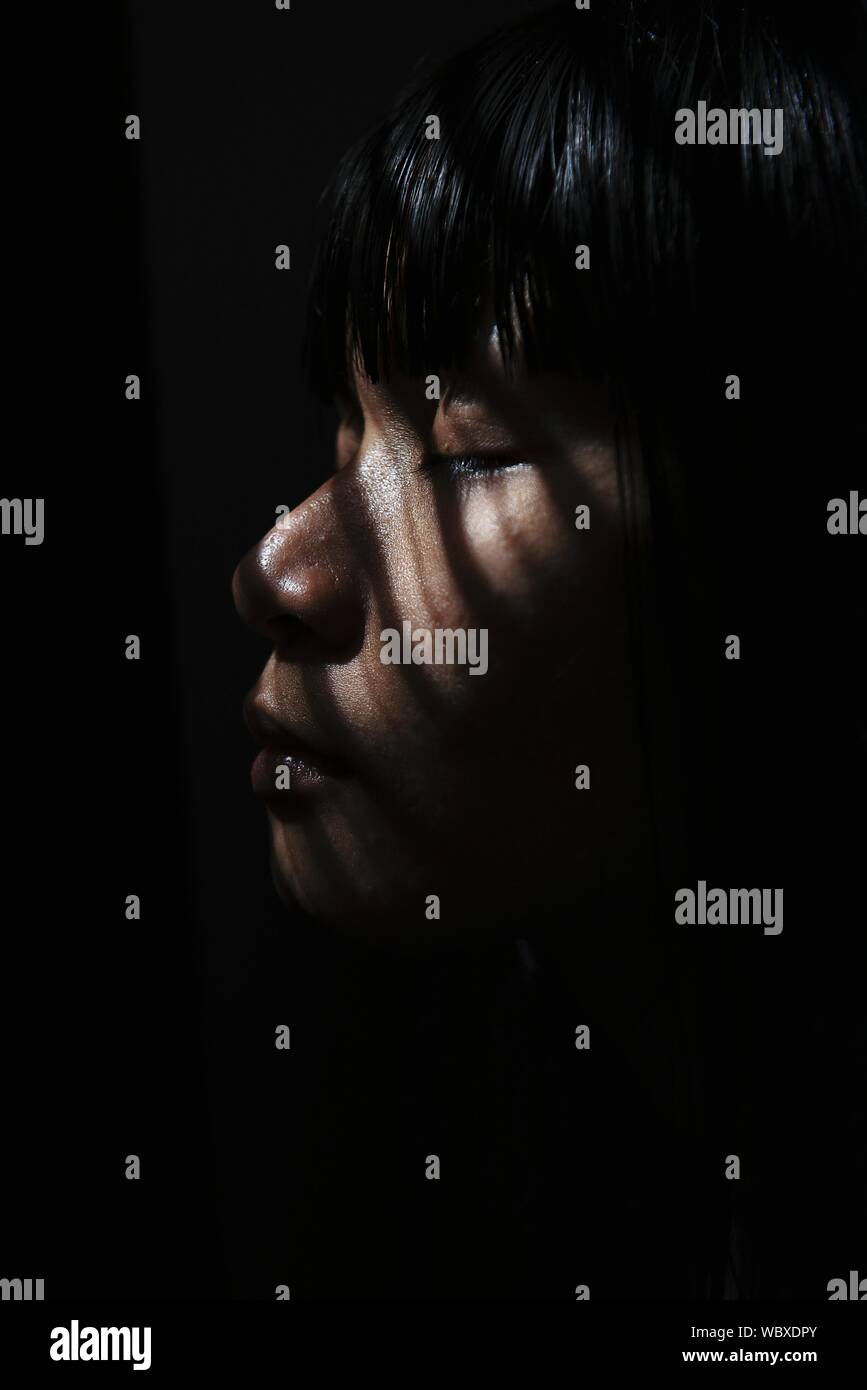 Black woman profile shadow hi-res stock photography and images - Alamy