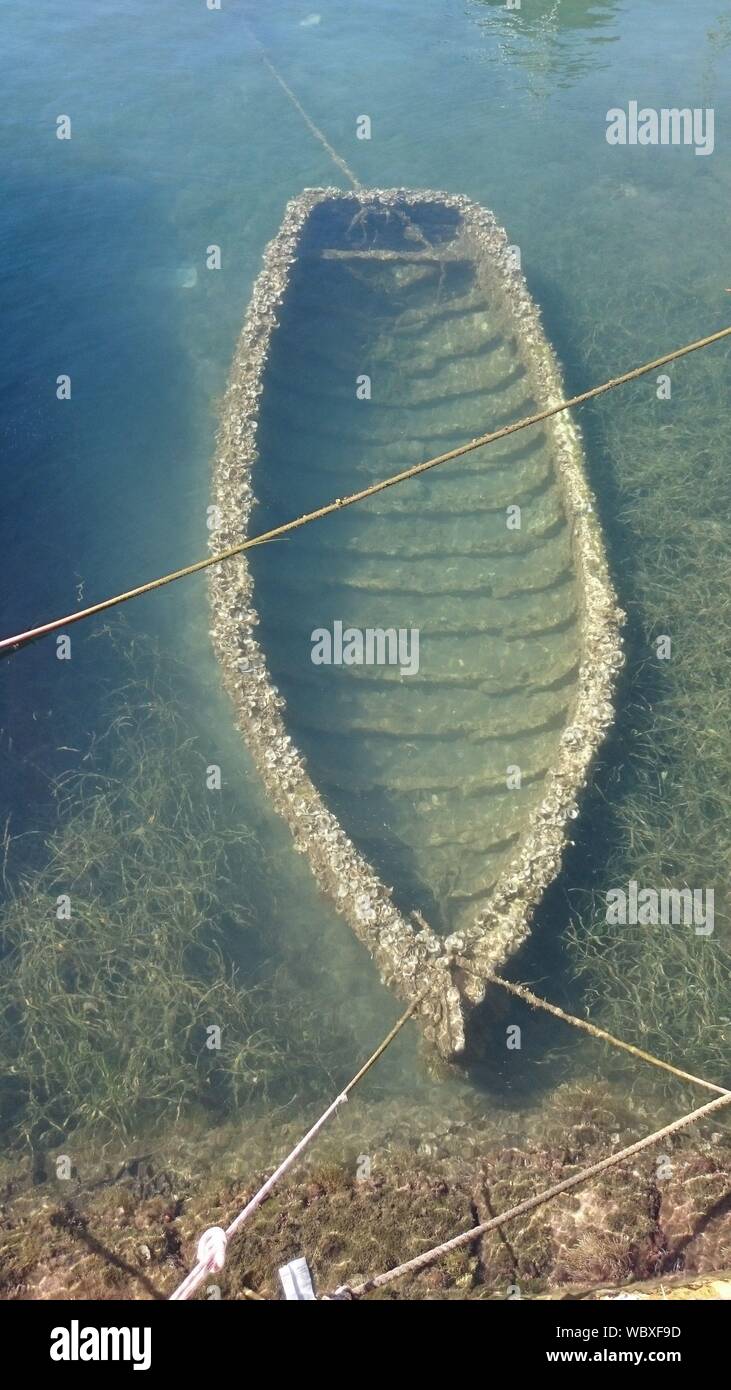 Sunk Boat High Resolution Stock Photography and Images - Alamy