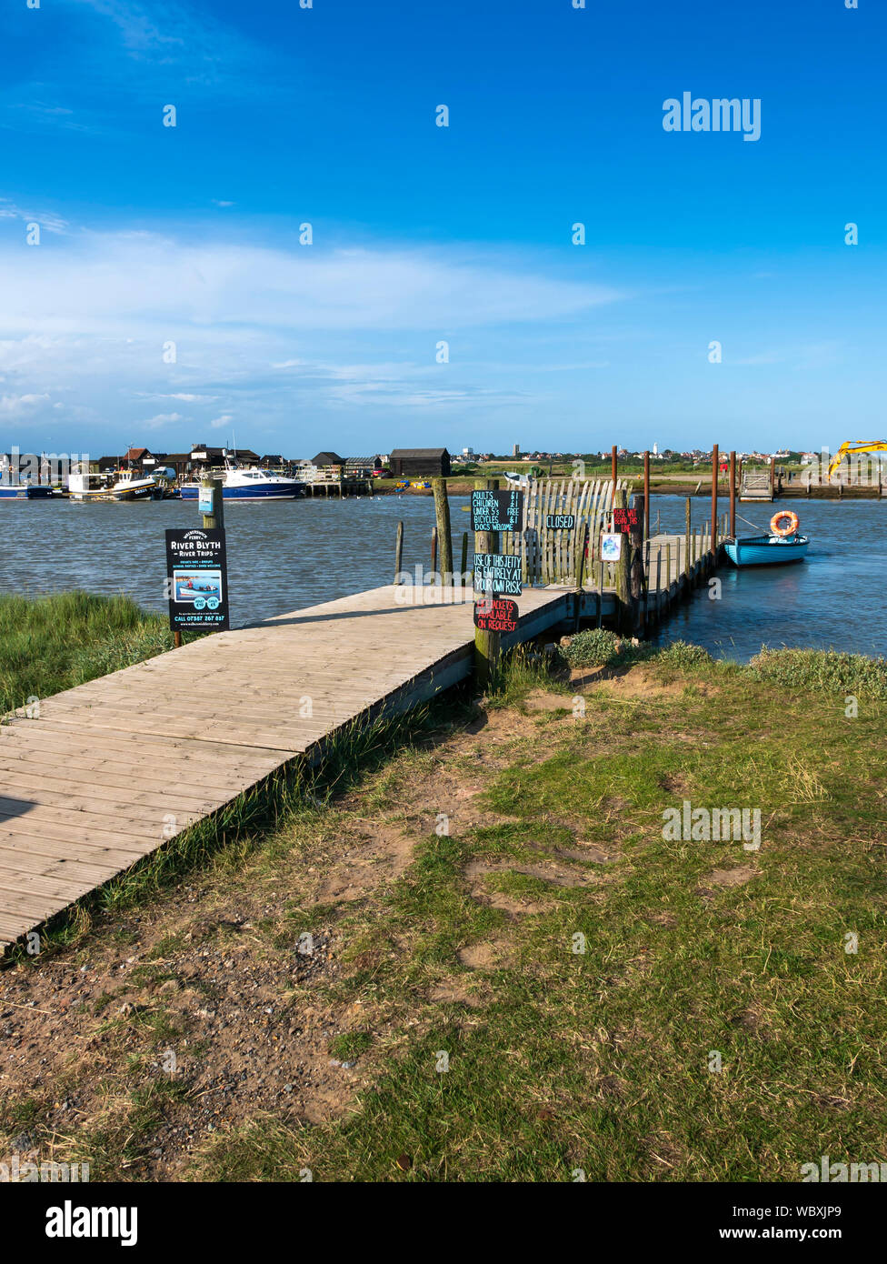 Southwold to walberswick ferry boat hi-res stock photography and images ...