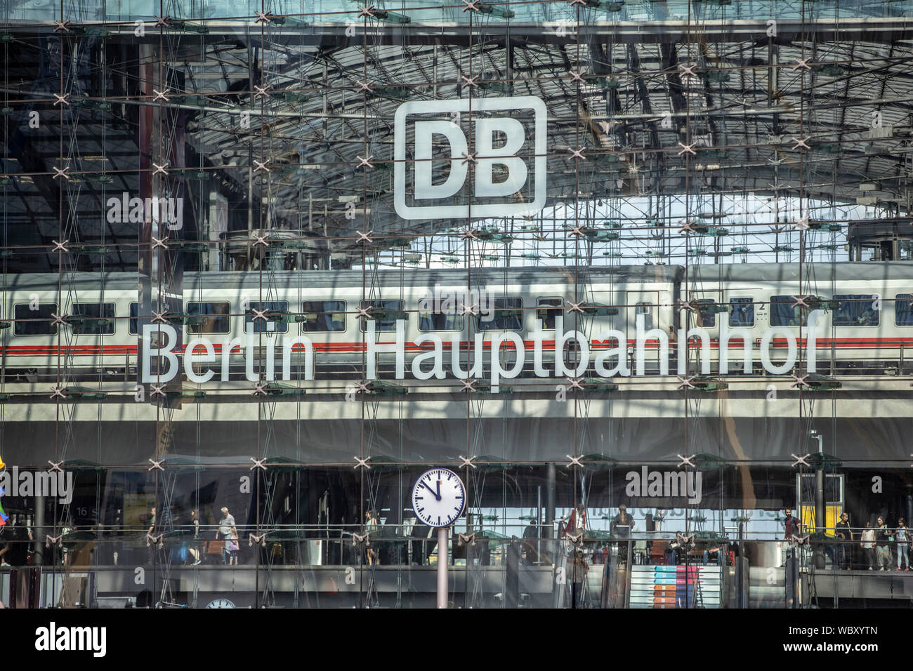 Berlin hbf berlin central station hi-res stock photography and images ...