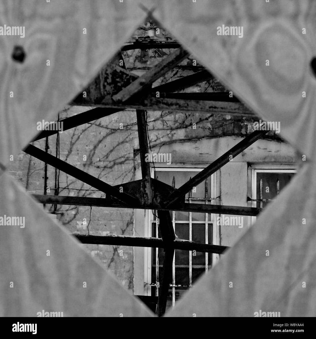 Opening wall hi-res stock photography and images - Alamy