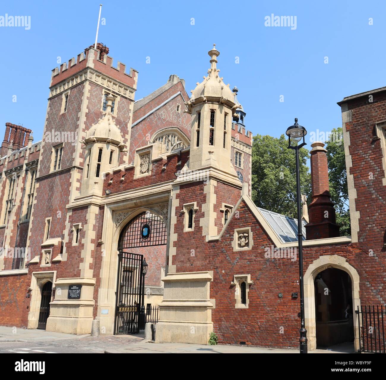 Lincoln's inn london hi-res stock photography and images - Alamy
