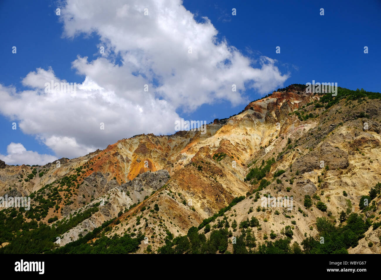 The different colors formed according to the structure of the soil in ...