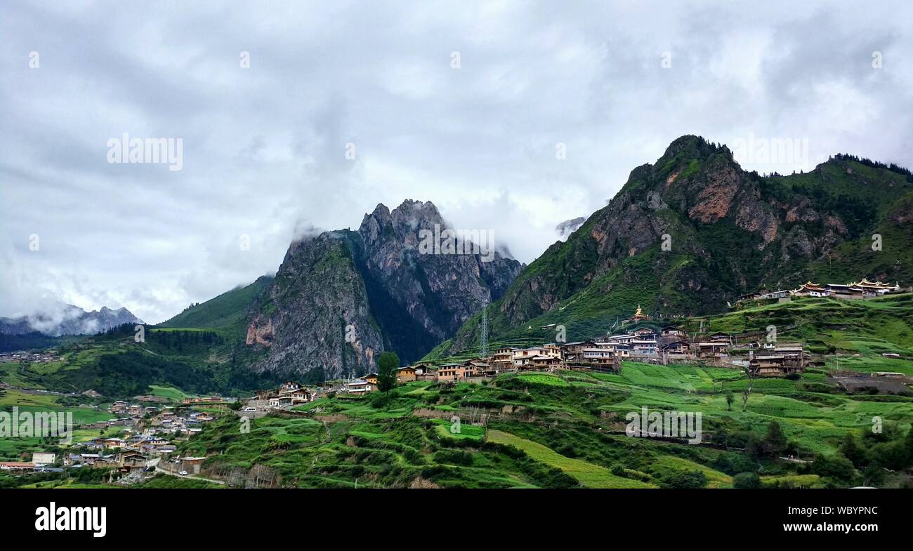 Gansu province mountain hi-res stock photography and images - Alamy