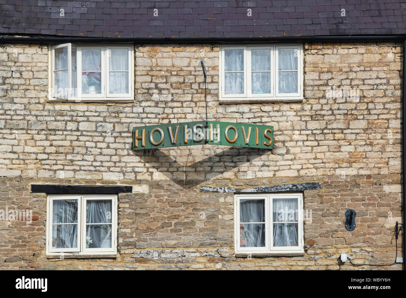 Hovis sign hi-res stock photography and images - Alamy