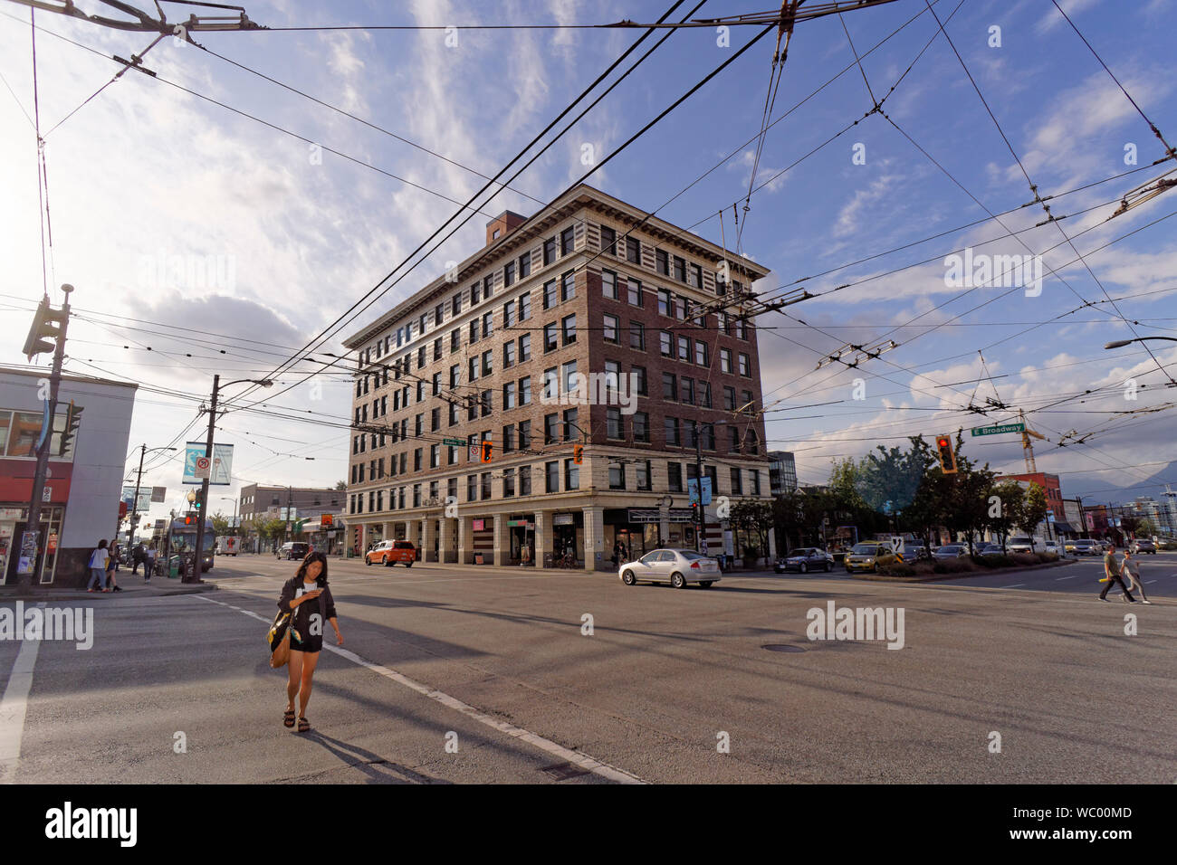 The historic 1912 Lee Building on the corner of East Broadway street ...