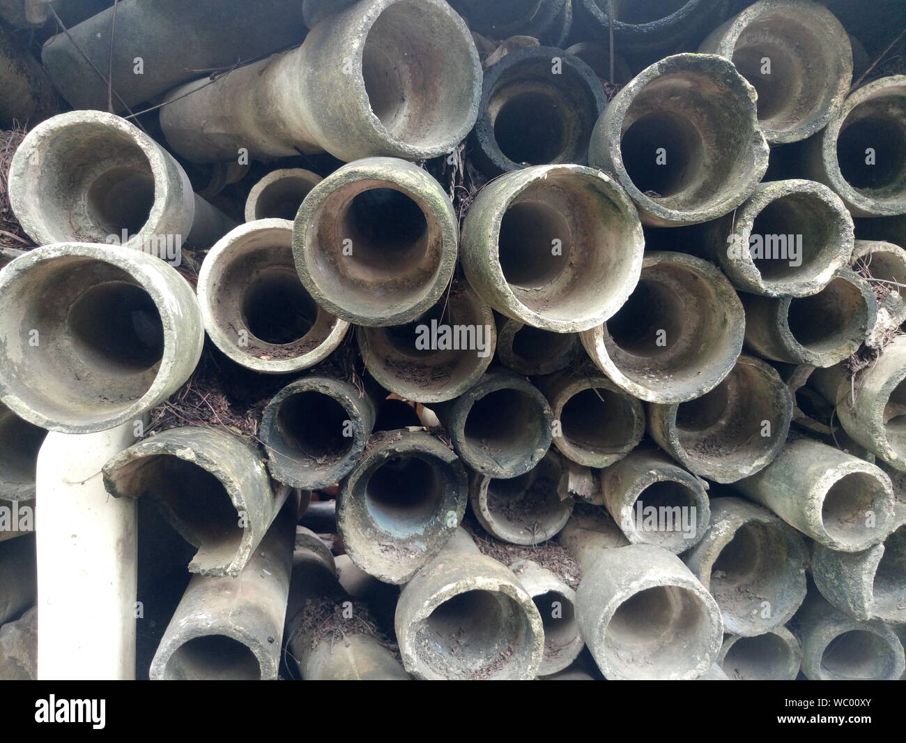 Warehouse people pipes hi-res stock photography and images - Alamy