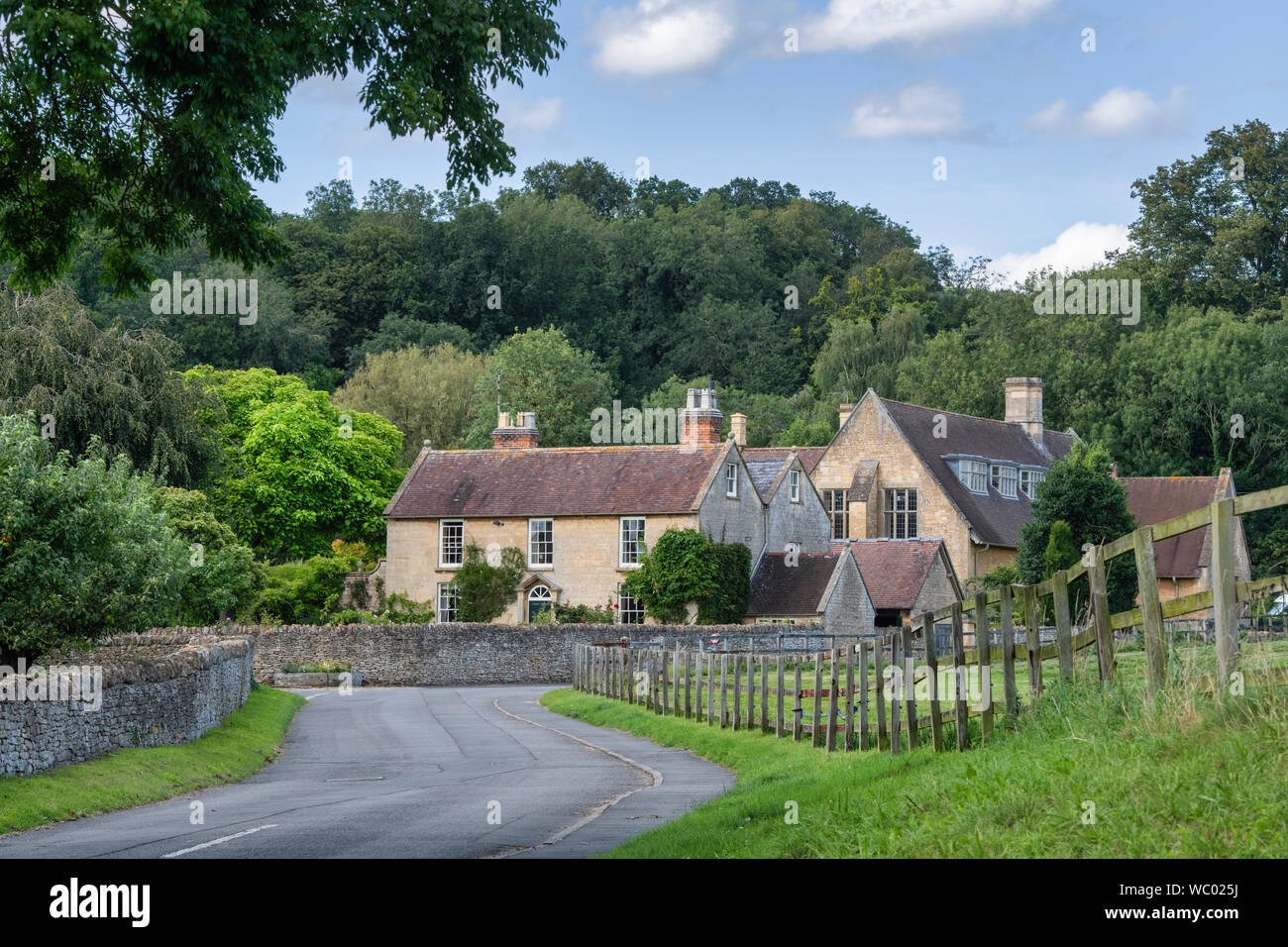 Historical village stone houses hi-res stock photography and images - Alamy