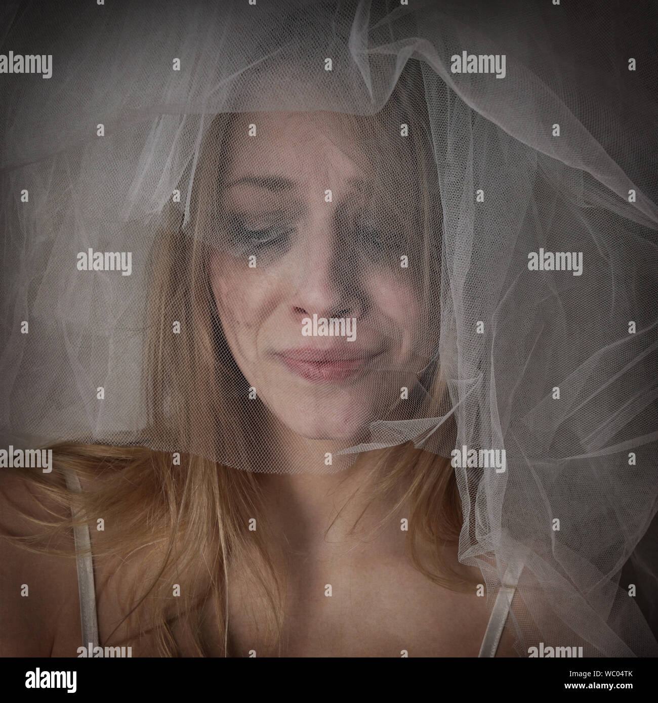 Crying bride wedding dress hi-res stock photography and images - Alamy