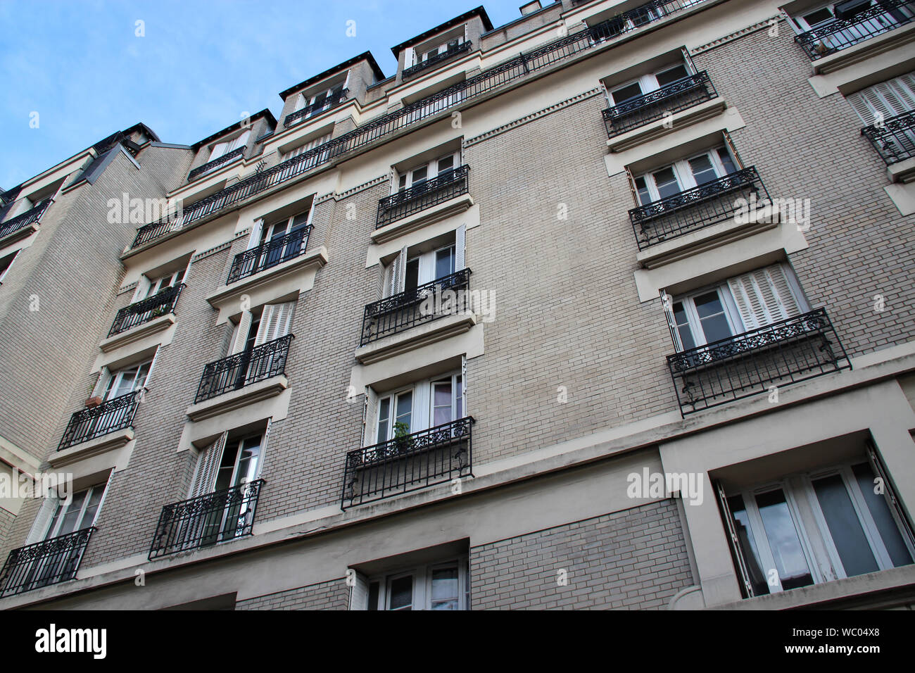 flat building in paris (france Stock Photo - Alamy