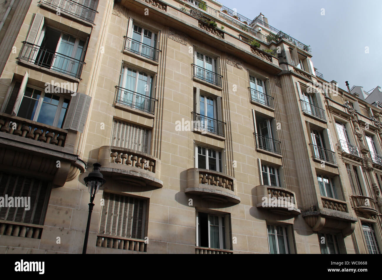 flat building in paris (france Stock Photo - Alamy