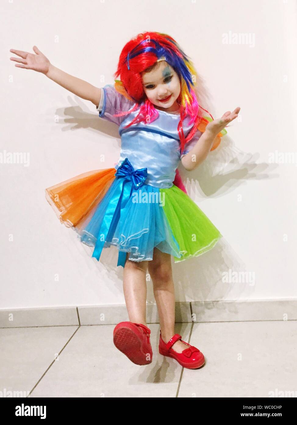 Colorful costume hi-res stock photography and images - Alamy