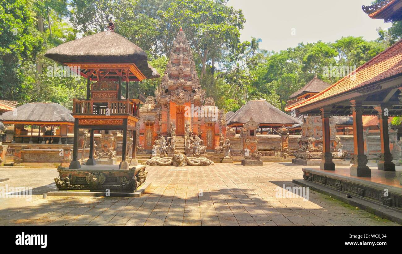 Historic temple hi-res stock photography and images - Alamy