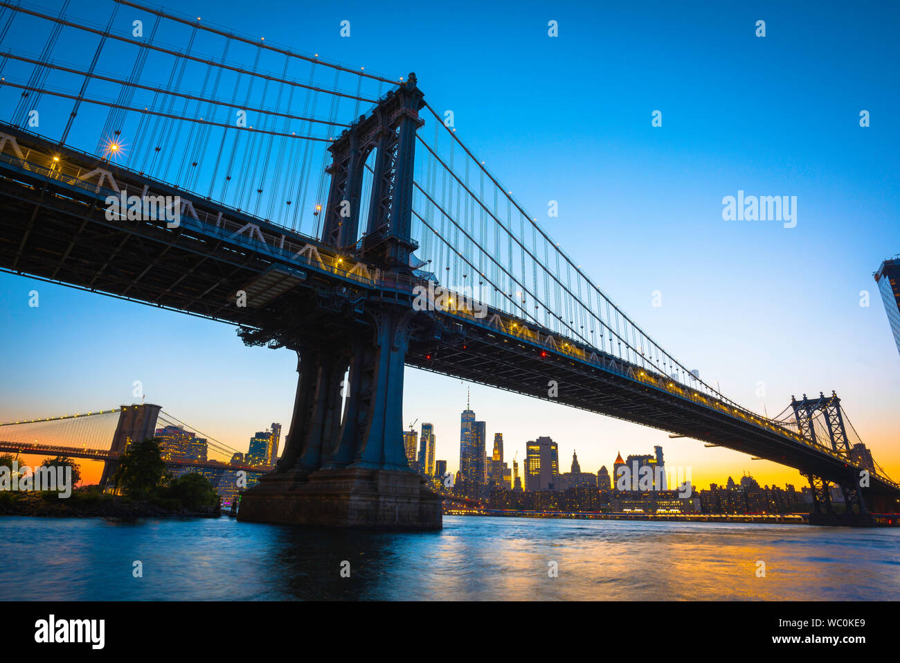 Brooklyn bridge night view hi-res stock photography and images - Alamy