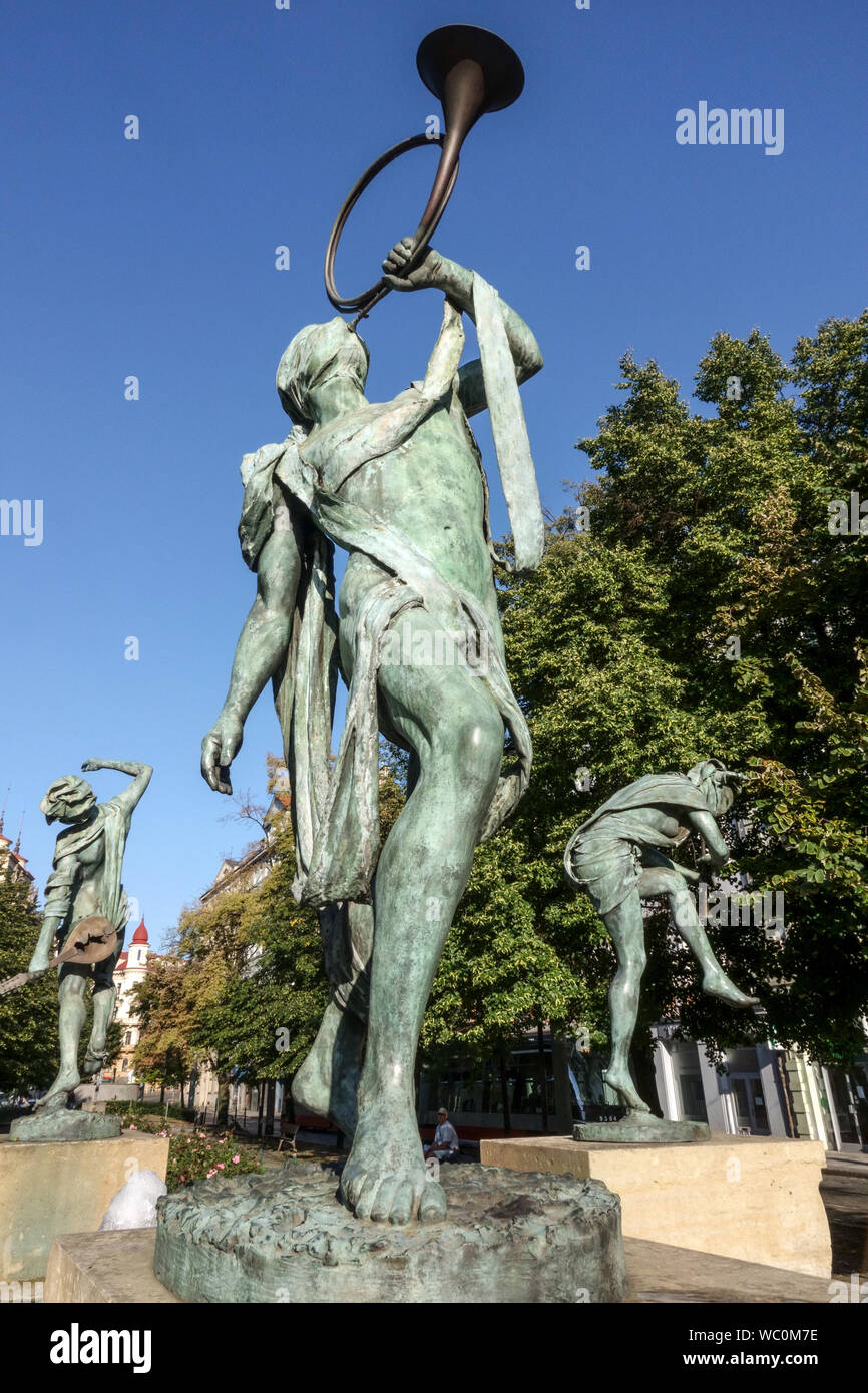 Anna chromy sculptures hi-res stock photography and images - Alamy