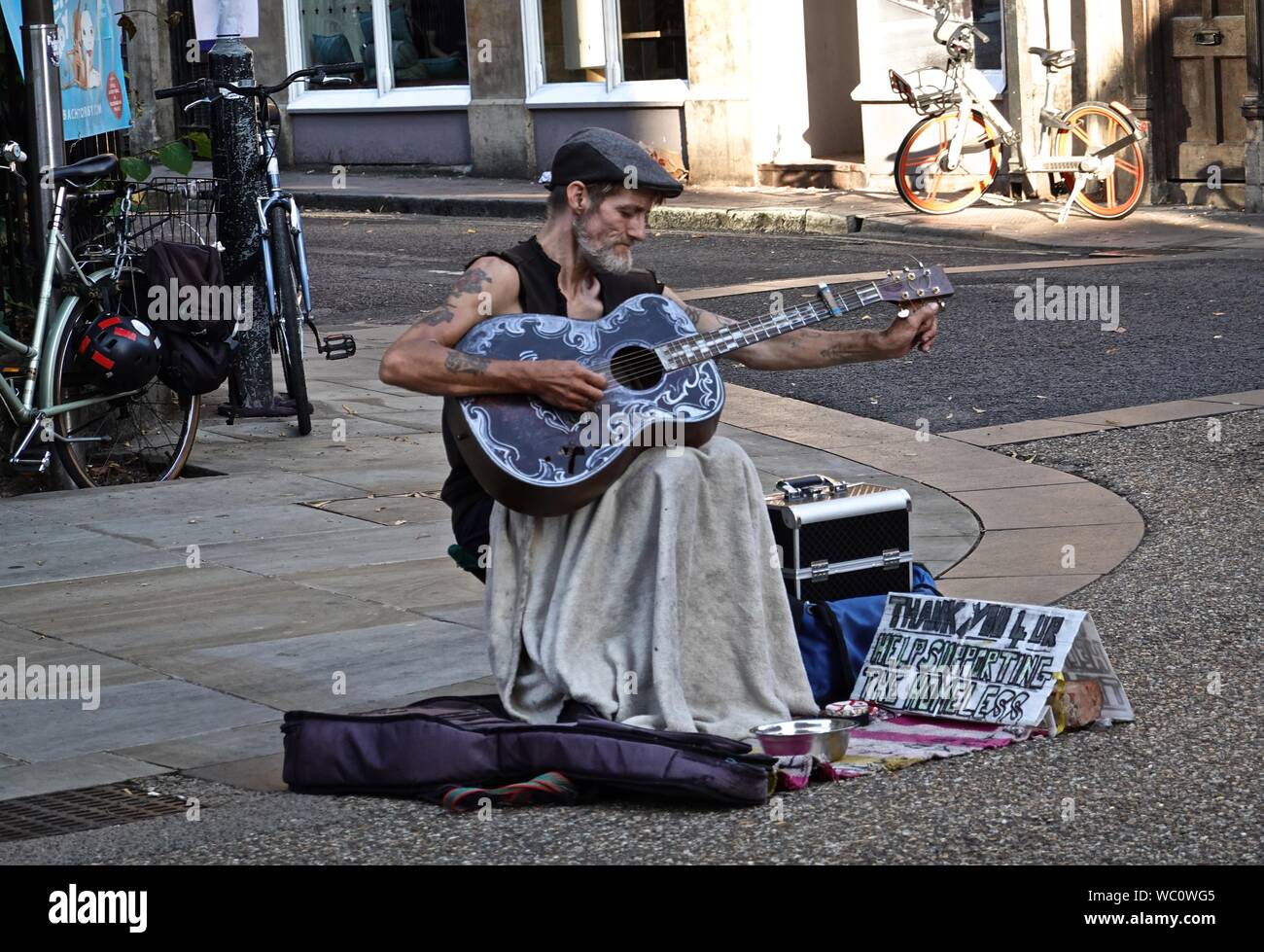 Oxford busker hi-res stock photography and images - Alamy