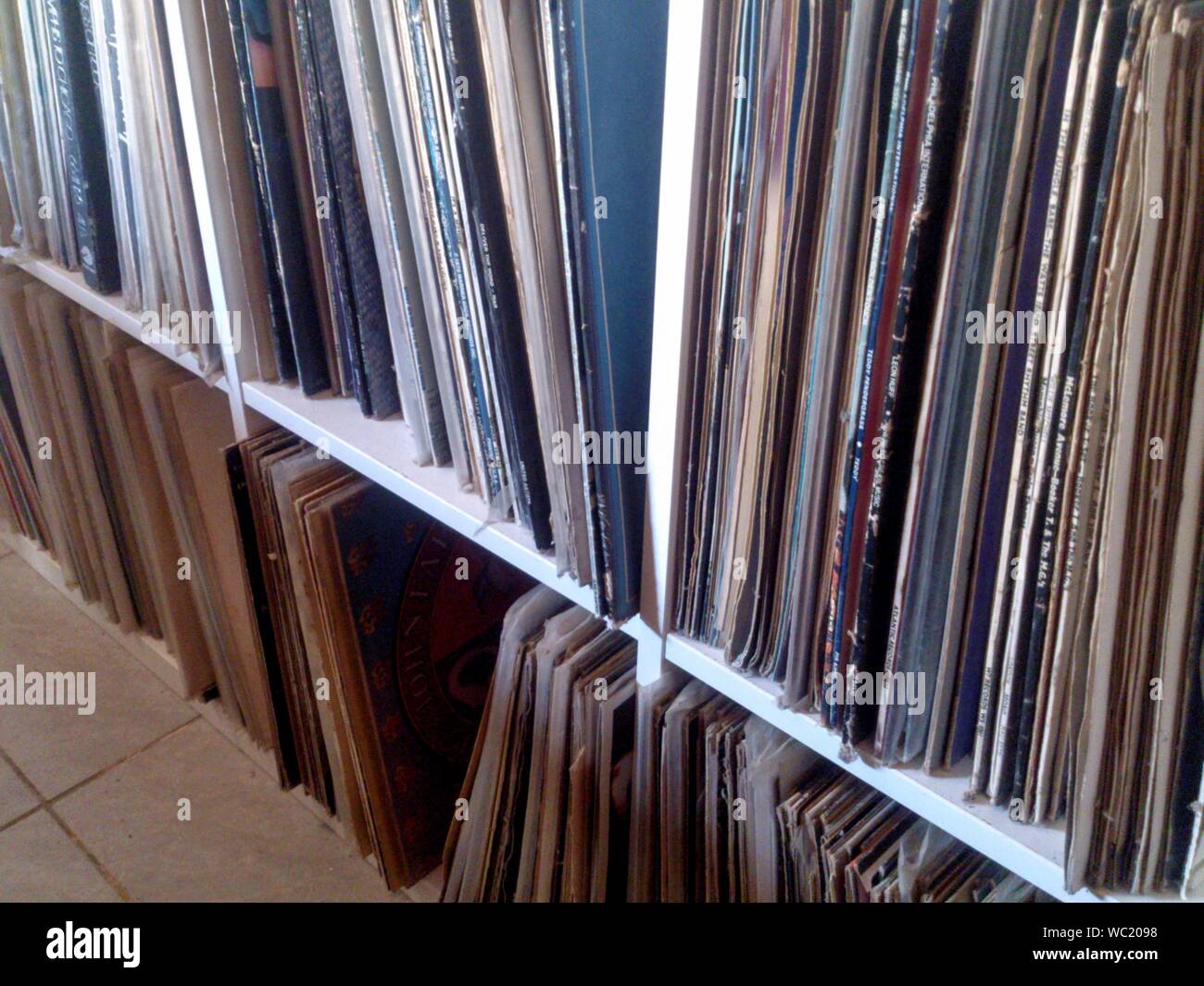Vintage vinyl records hi-res stock photography and images - Alamy
