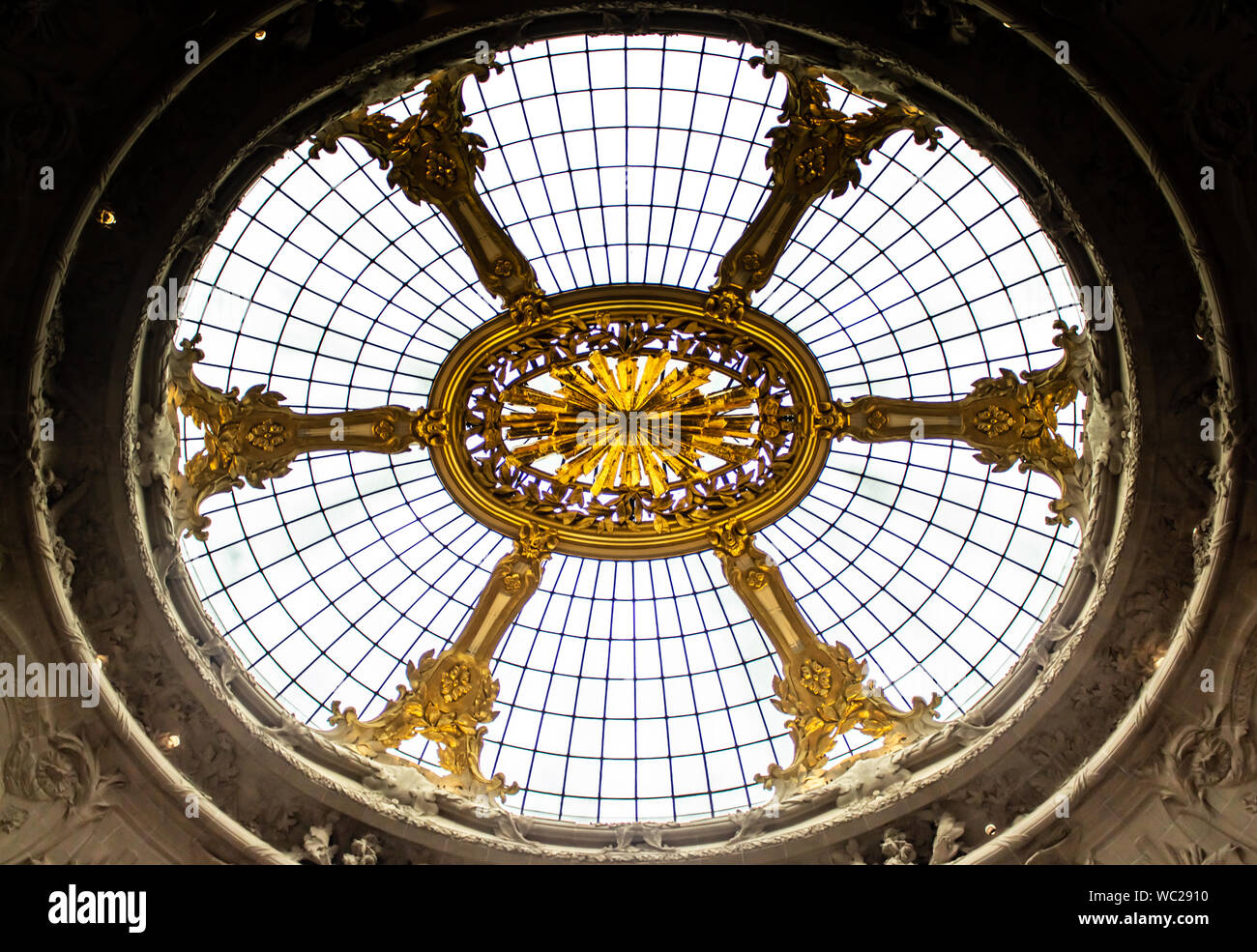 Abstract luxury golden border hi-res stock photography and images - Alamy