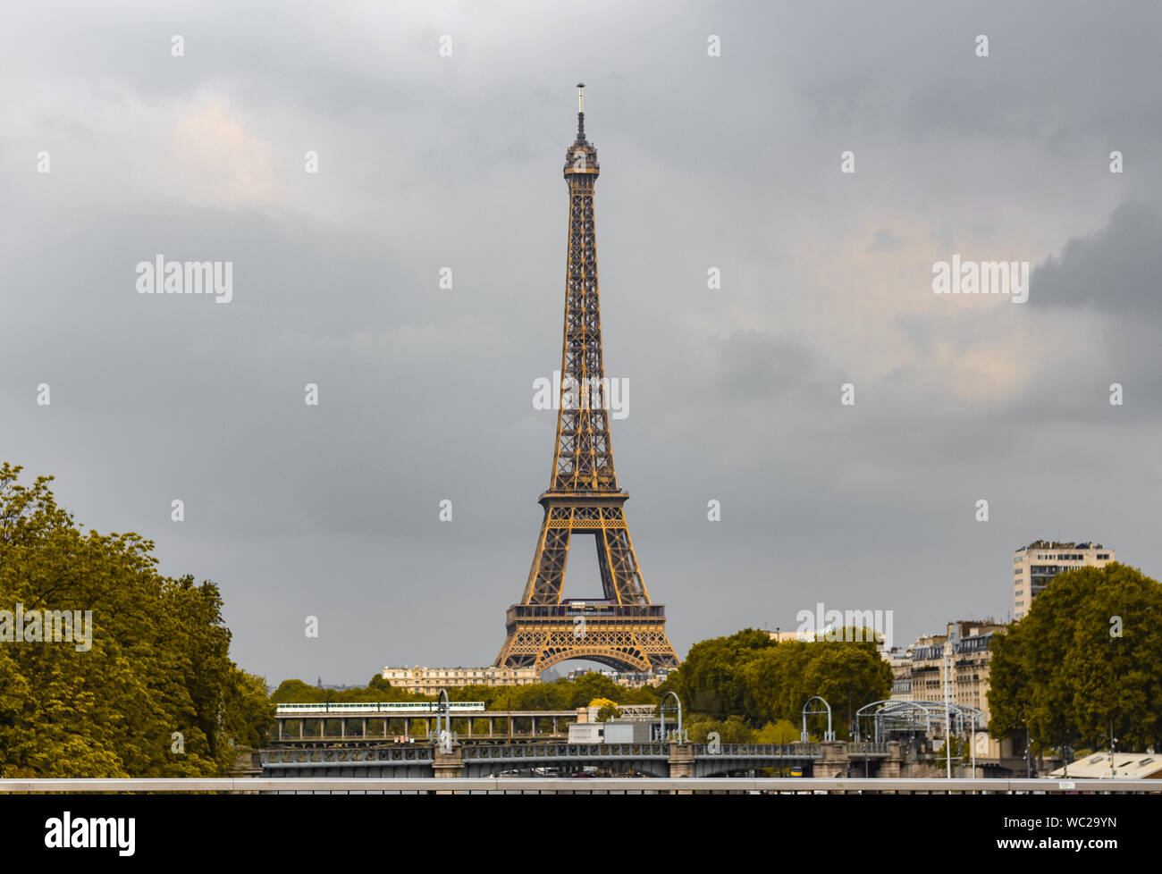 Construction tour eiffel hi-res stock photography and images - Alamy