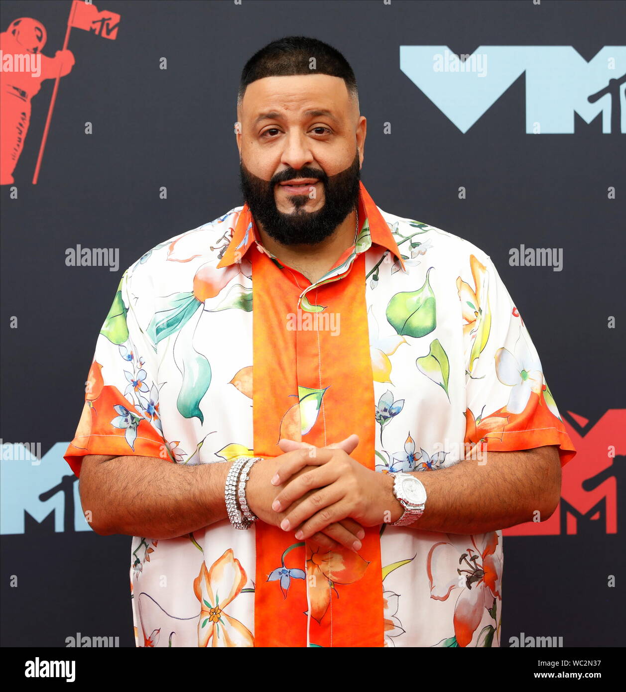 Newarke, USA. 26th Aug, 2019. DJ Khaled arrives on the red carpet at ...