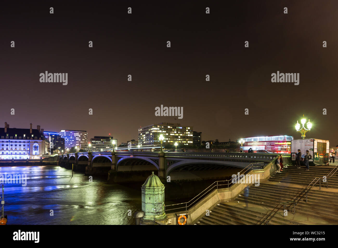 Westminster bridge busy hi-res stock photography and images - Alamy