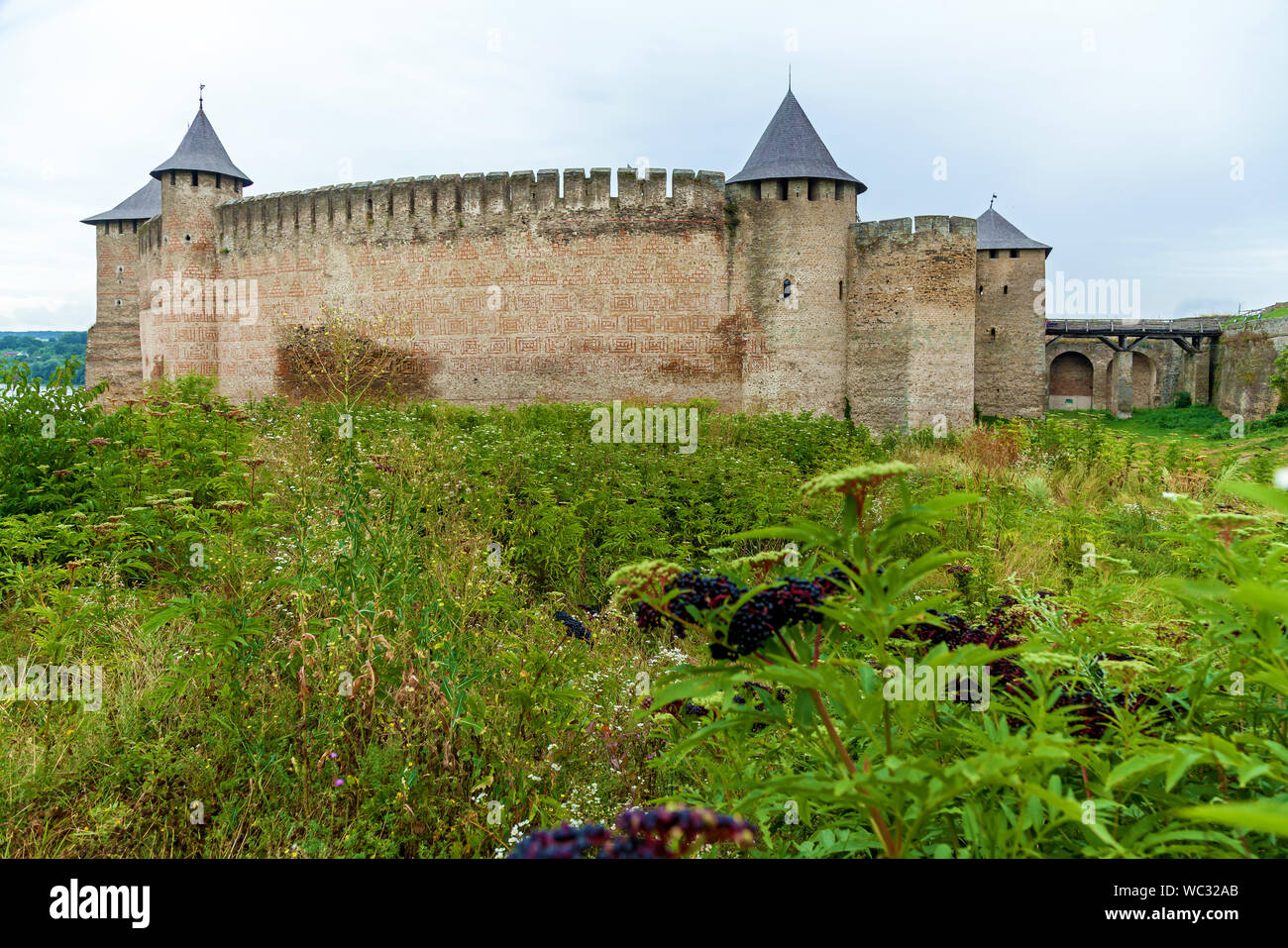Khotyn fortress of the X XVIII centuries with a fortification complex ...