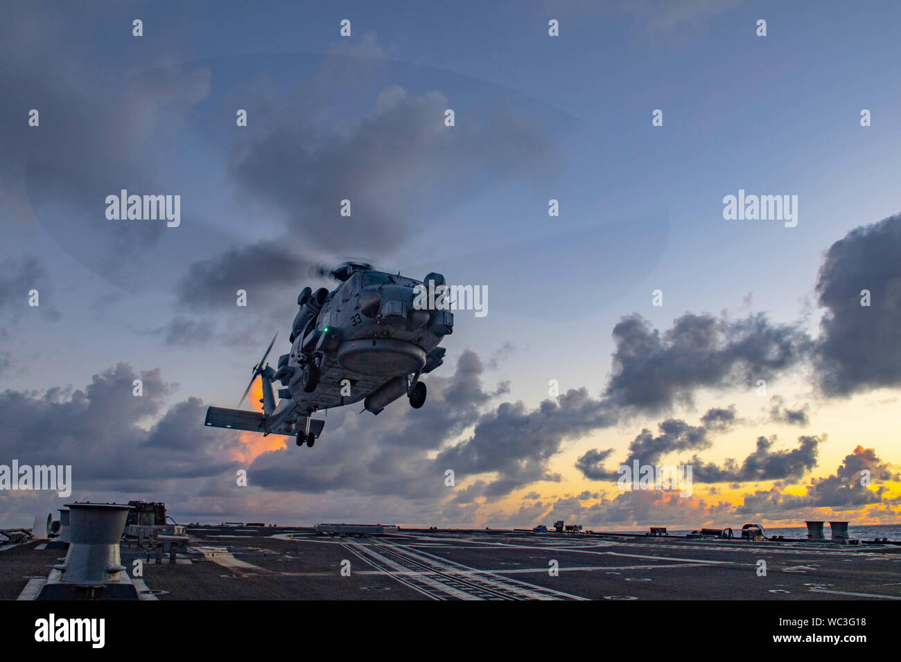 190822-N-JW440-3191 PHILIPPINE SEA (Aug. 22, 2019) A MH-60R Sea hawk ...