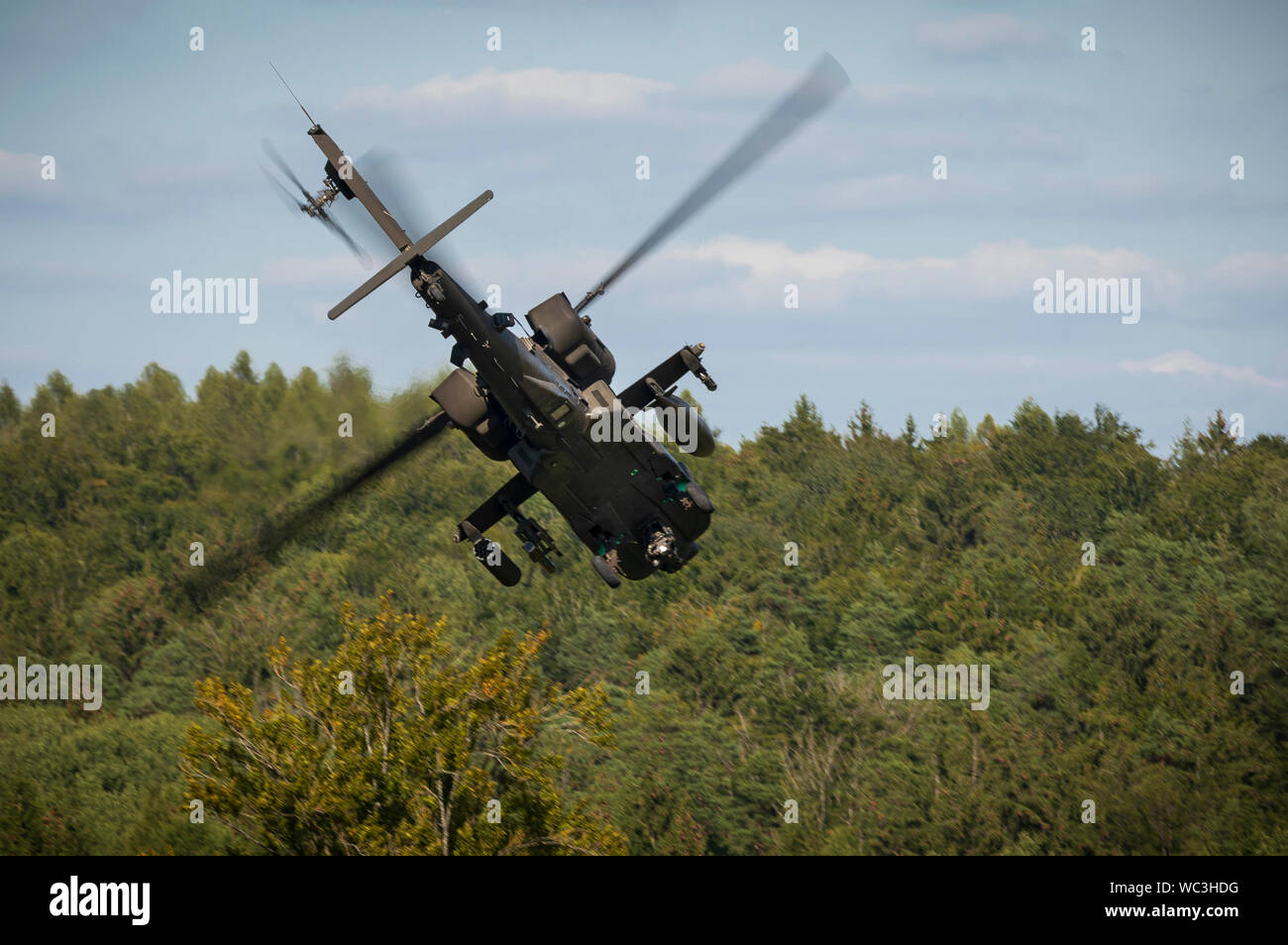 Us army apache helicopter hi-res stock photography and images - Alamy