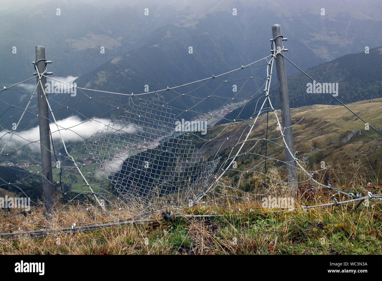 Avalanche structures hi-res stock photography and images - Alamy