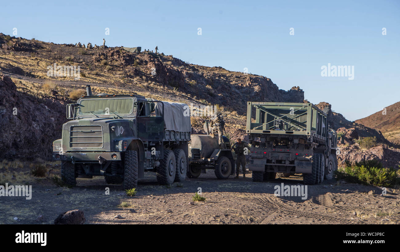 Combat logistics battalion 2 hi-res stock photography and images - Alamy