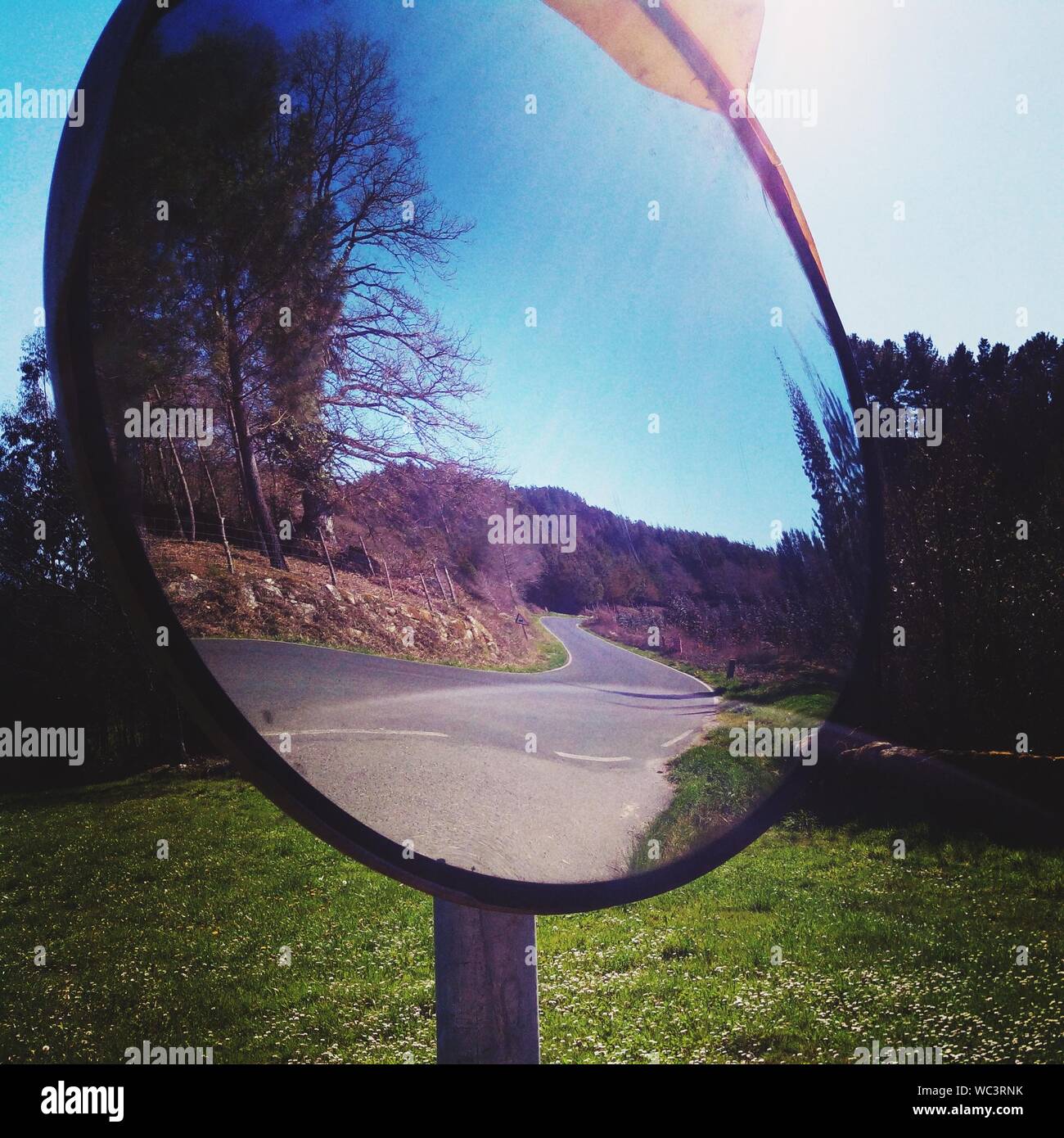 Mirror beam hi-res stock photography and images - Alamy