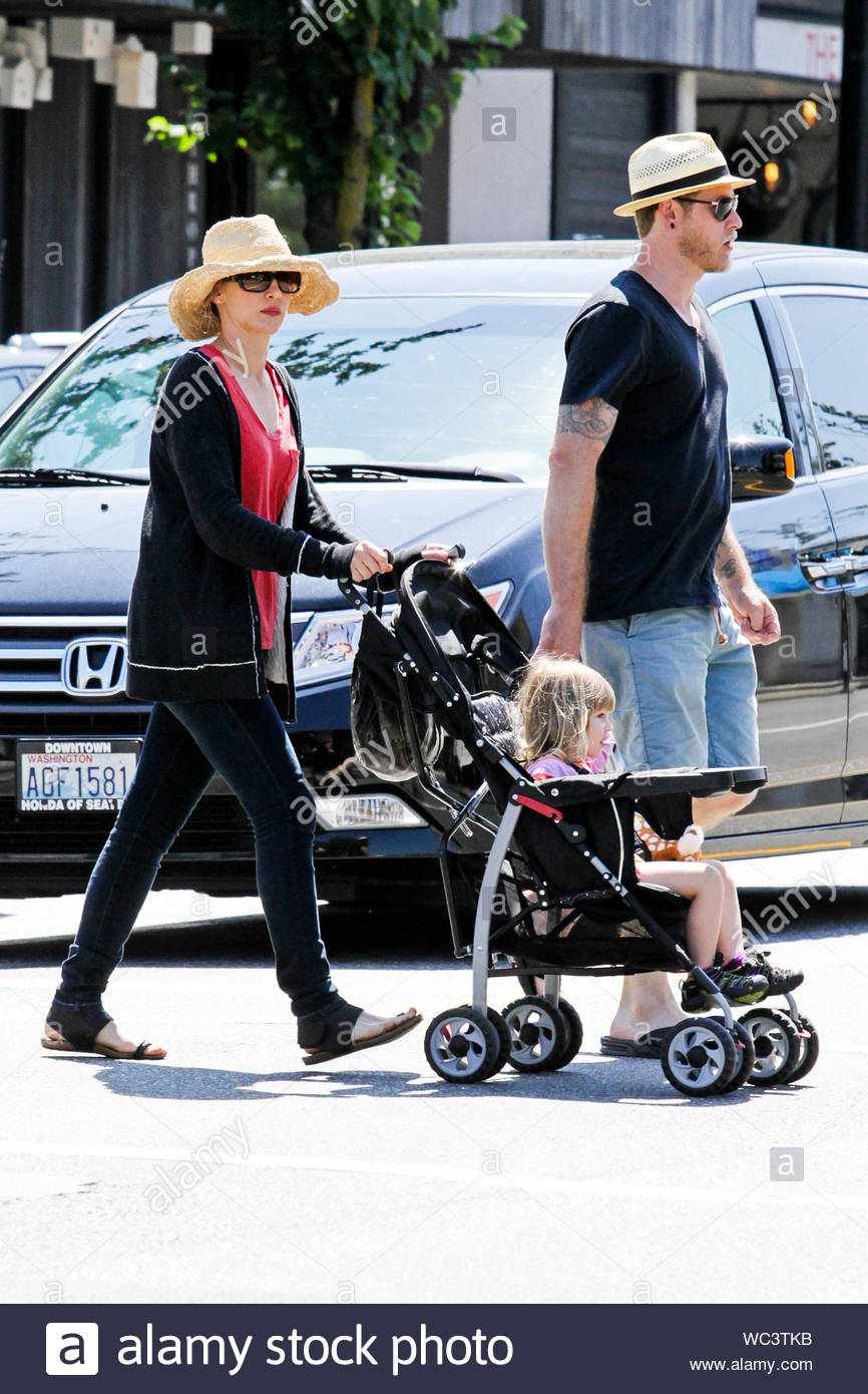 Vera Farmiga Gytta Lubov Hawkey Stock Photos & Vera Farmiga Gytta Lubov ...