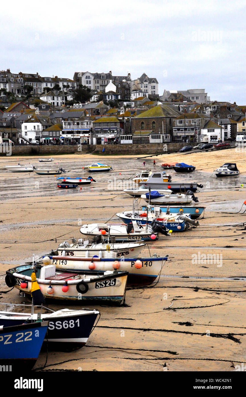 Dry harbour hi-res stock photography and images - Alamy
