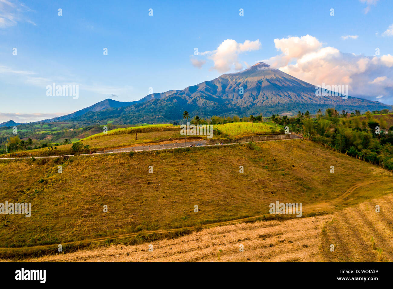 Kanlaon volcano hi-res stock photography and images - Alamy