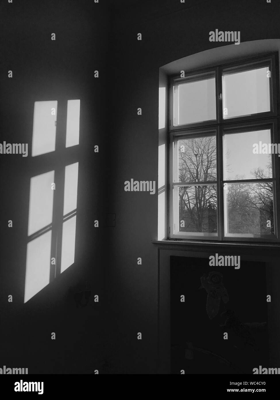 Falling structure Black and White Stock Photos & Images - Alamy