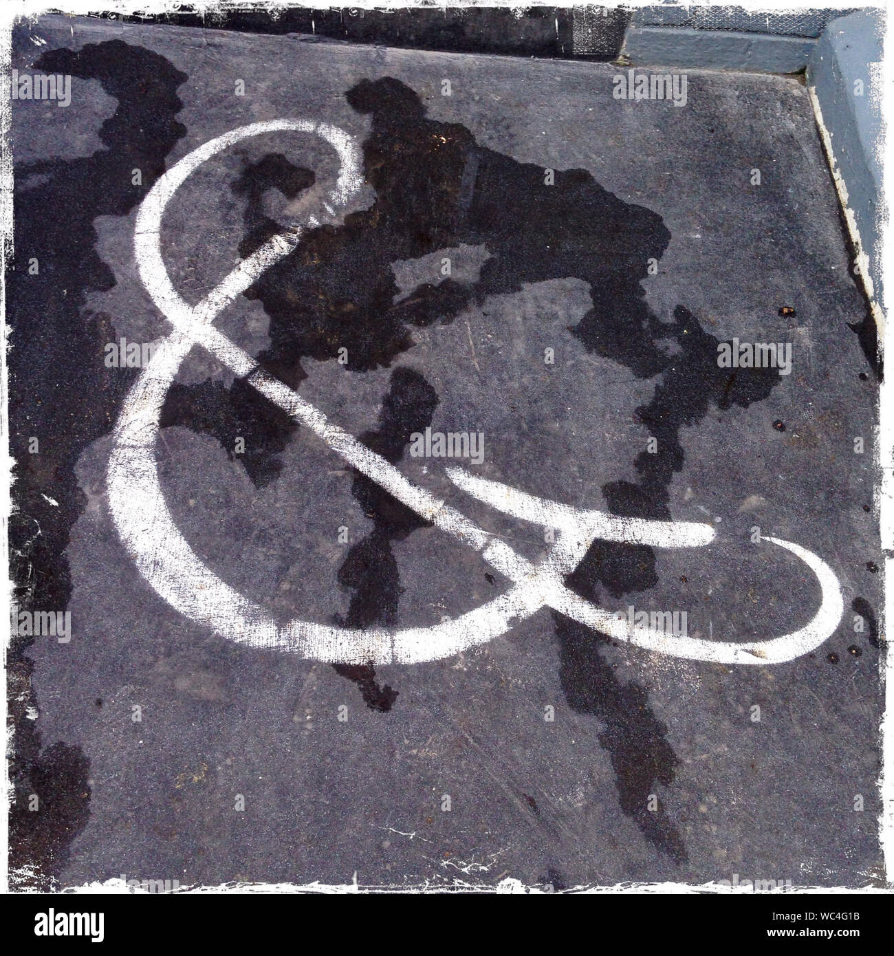 Ground Drawing High Resolution Stock Photography and Images - Alamy