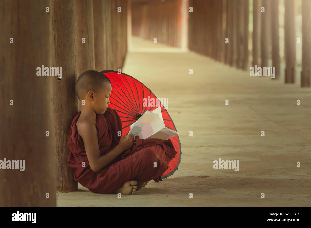 Monk reading hi-res stock photography and images - Alamy